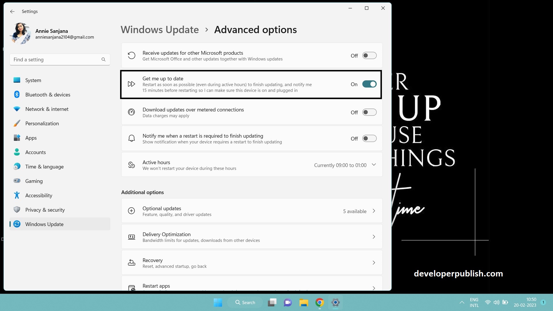How to Enable or Disable Get me up to date in Windows 11?